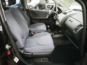 Black Honda Jazz 2009 in Radviliskis, with an engine capacity of 1.34 L and mileage of 199 thousand km for 2450 €, photo 12 on AUTOMOTO.COM.LV