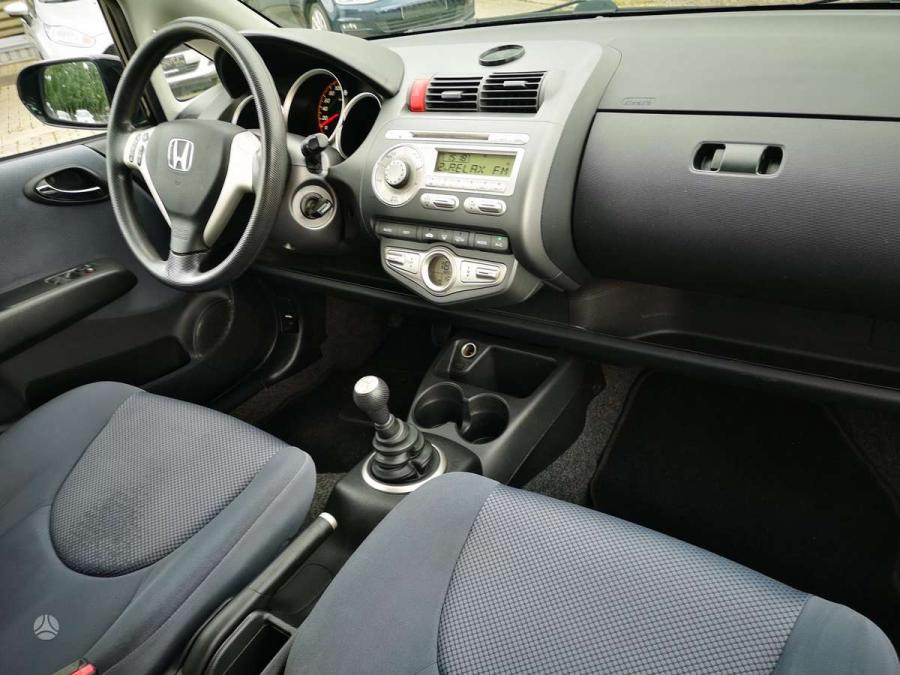 Black Honda Jazz 2009 in Radviliskis, with an engine capacity of 1.34 L and mileage of 199 thousand km for 2450 €, photo 14 on AUTOMOTO.COM.LV
