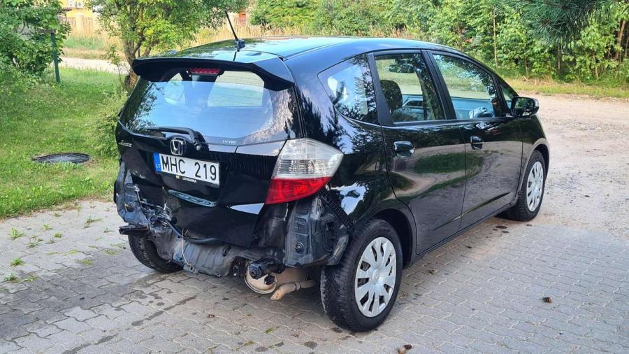 Melns Honda Jazz 2009 Viļņa, ar dzinēja tilpumu 1.34 L un nobraukumu 193 tūkst. km par 1000 €, foto 5 vietnē AUTOMOTO.COM.LV