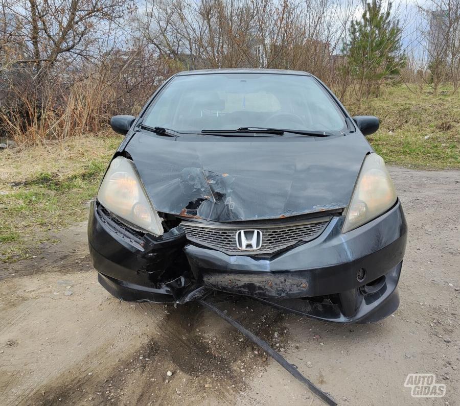 Melns Honda Jazz 2010 Viļņa, ar dzinēja tilpumu 1.50 L un nobraukumu 114 tūkst. km par 1300 €, foto 1 vietnē AUTOMOTO.COM.LV