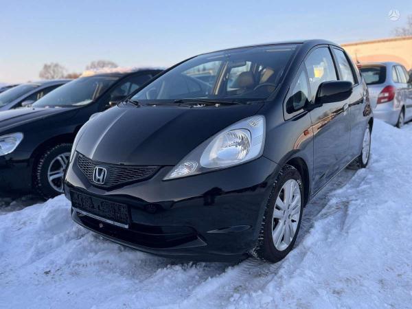 Melns Honda Jazz 2011 Kretinga, ar dzinēja tilpumu 1.20 L un nobraukumu 160 tūkst. km par 4450 €, foto 1 vietnē AUTOMOTO.COM.LV