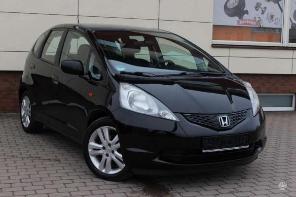 Melns Honda Jazz 2011 Kretinga, ar dzinēja tilpumu 1.20 L un nobraukumu 160 tūkst. km par 4450 €, foto 2 vietnē AUTOMOTO.COM.LV