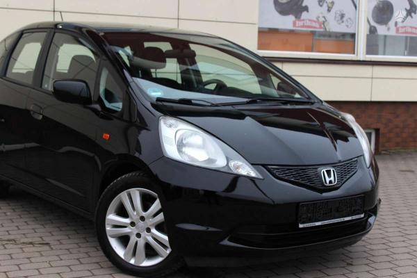 Melns Honda Jazz 2011 Kretinga, ar dzinēja tilpumu 1.20 L un nobraukumu 160 tūkst. km par 4450 €, foto 5 vietnē AUTOMOTO.COM.LV