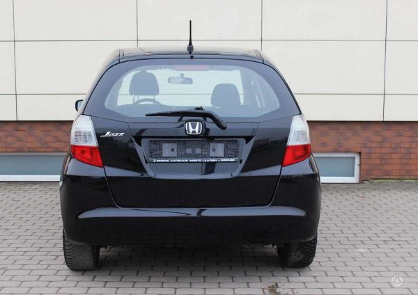 Black Honda Jazz 2011 in Kretinga, with an engine capacity of 1.34 L and mileage of 161 thousand km for 4550 €, photo 6 on AUTOMOTO.COM.LV
