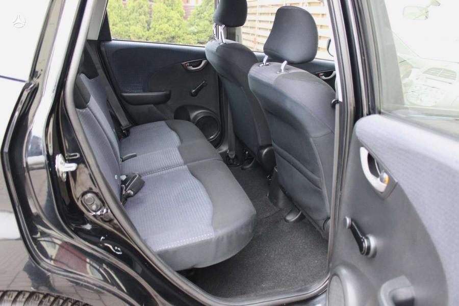 Black Honda Jazz 2011 in Kretinga, with an engine capacity of 1.34 L and mileage of 161 thousand km for 4550 €, photo 16 on AUTOMOTO.COM.LV