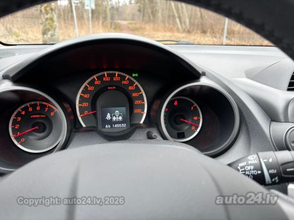 Black Honda Jazz 2011 in Tallinn, with an engine capacity of 1.30 L and mileage of 146 thousand km for 5500 €, photo 5 on AUTOMOTO.COM.LV