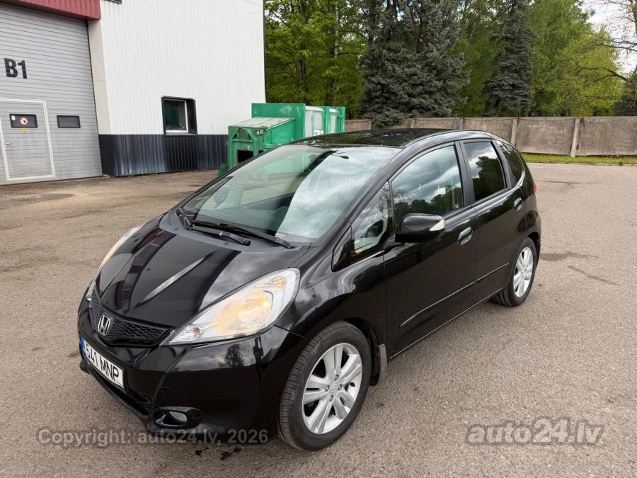 Melns Honda Jazz 2011 Tartu, ar dzinēja tilpumu 1.30 L un nobraukumu 226 tūkst. km par 4450 €, foto 1 vietnē AUTOMOTO.COM.LV