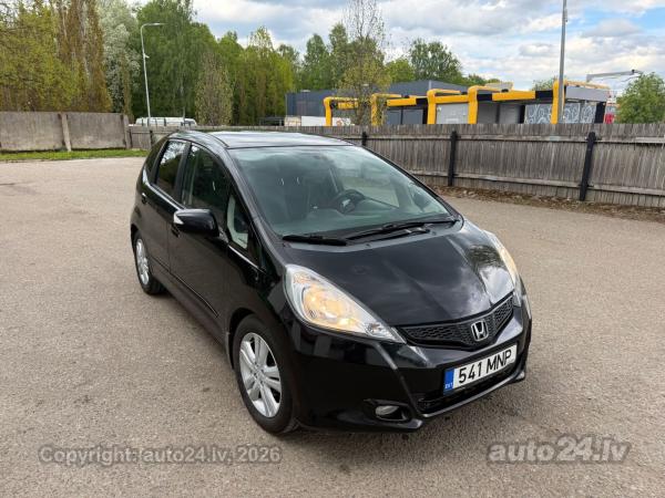 Melns Honda Jazz 2011 Tartu, ar dzinēja tilpumu 1.30 L un nobraukumu 226 tūkst. km par 4450 €, foto 2 vietnē AUTOMOTO.COM.LV