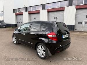 Melns Honda Jazz 2011 Tartu, ar dzinēja tilpumu 1.30 L un nobraukumu 226 tūkst. km par 4450 €, foto 4 vietnē AUTOMOTO.COM.LV