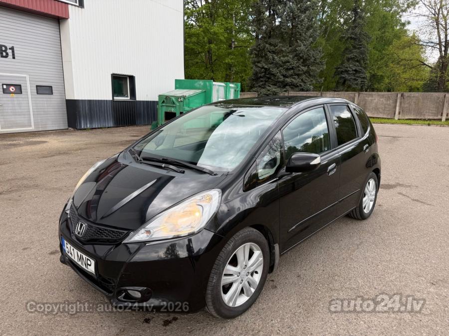 Melns Honda Jazz 2011 Tartu, ar dzinēja tilpumu 1.30 L un nobraukumu 226 tūkst. km par 4450 €, foto 6 vietnē AUTOMOTO.COM.LV