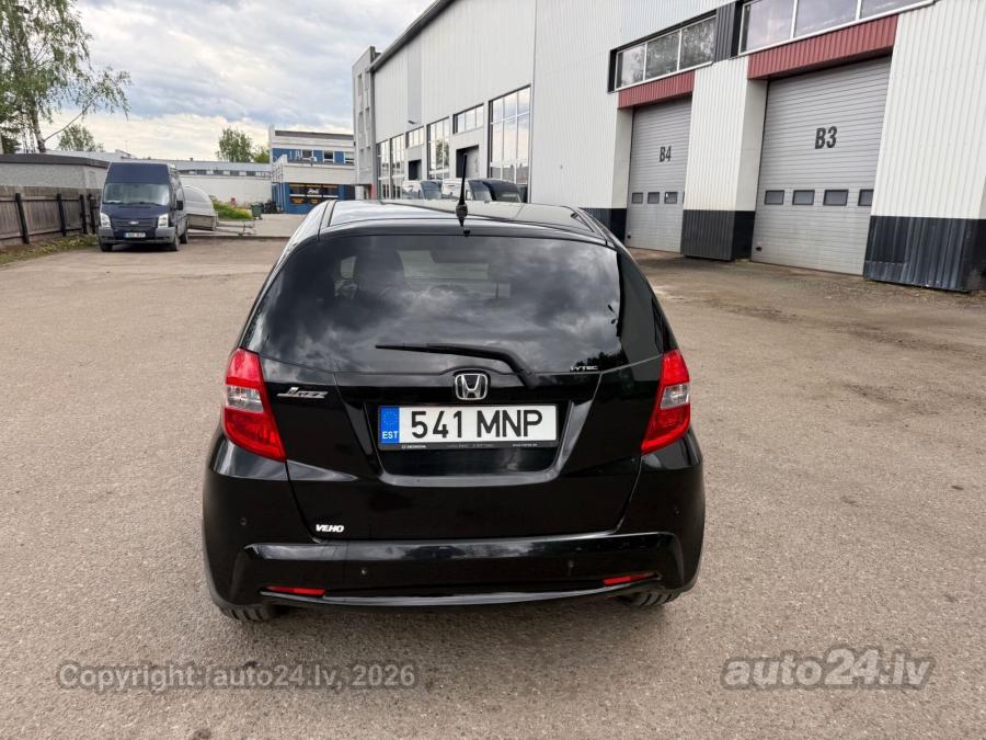 Melns Honda Jazz 2011 Tartu, ar dzinēja tilpumu 1.30 L un nobraukumu 226 tūkst. km par 4450 €, foto 7 vietnē AUTOMOTO.COM.LV