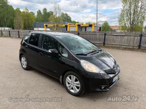 Melns Honda Jazz 2011 Tartu, ar dzinēja tilpumu 1.30 L un nobraukumu 226 tūkst. km par 4450 €, foto 9 vietnē AUTOMOTO.COM.LV
