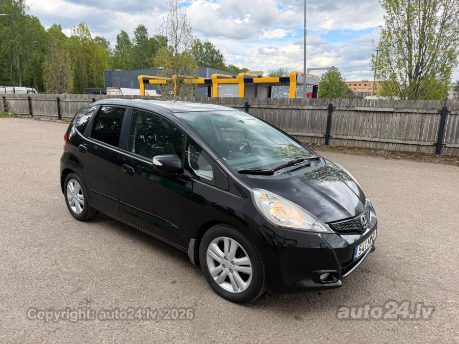 Melns Honda Jazz 2011 Tartu, ar dzinēja tilpumu 1.30 L un nobraukumu 226 tūkst. km par 4450 €, foto 9 vietnē AUTOMOTO.COM.LV