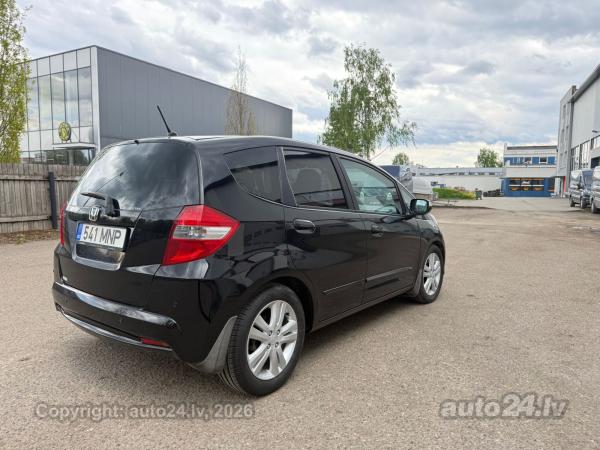 Melns Honda Jazz 2011 Tartu, ar dzinēja tilpumu 1.30 L un nobraukumu 226 tūkst. km par 4450 €, foto 9 vietnē AUTOMOTO.COM.LV