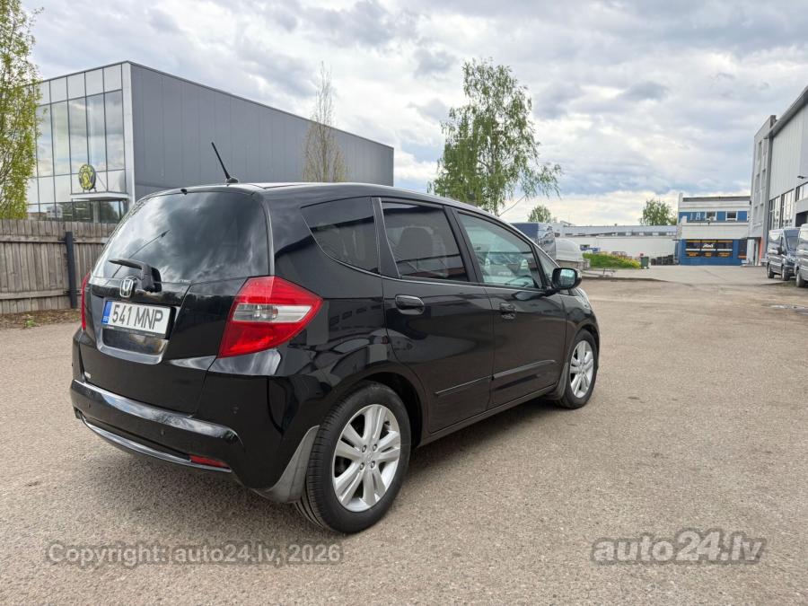 Melns Honda Jazz 2011 Tartu, ar dzinēja tilpumu 1.30 L un nobraukumu 226 tūkst. km par 4450 €, foto 10 vietnē AUTOMOTO.COM.LV