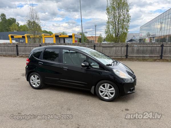 Melns Honda Jazz 2011 Tartu, ar dzinēja tilpumu 1.30 L un nobraukumu 226 tūkst. km par 4450 €, foto 10 vietnē AUTOMOTO.COM.LV