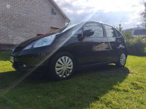 Black Honda Jazz 2011 in Utena, with an engine capacity of 1.34 L and mileage of 180 thousand km for 3950 €, photo 3 on AUTOMOTO.COM.LV