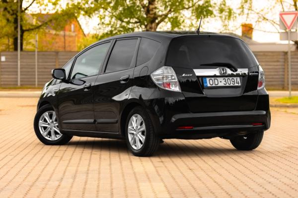 Melns Honda Jazz 2014 Rīga, ar dzinēja tilpumu 1.40 L un nobraukumu 121 tūkst. km par 6590 €, foto 7 vietnē AUTOMOTO.COM.LV