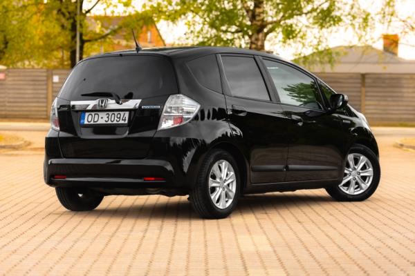 Melns Honda Jazz 2014 Rīga, ar dzinēja tilpumu 1.40 L un nobraukumu 121 tūkst. km par 6590 €, foto 8 vietnē AUTOMOTO.COM.LV