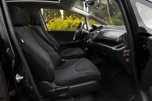 Черный Хонда Джаз 2014 в Рига, объемом двигателя 1.40 л и пробегом 121 тыс. км за 6590 €, фото 13 на AUTOMOTO.COM.LV