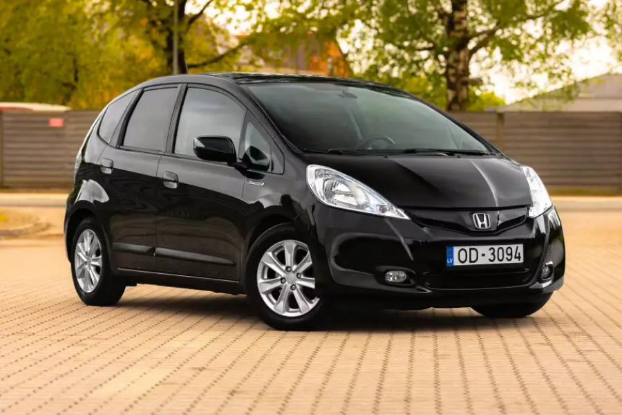 Melns Honda Jazz 2014 Jelgava, ar dzinēja tilpumu 1.40 L un nobraukumu 121 tūkst. km par 6590 €, foto 1 vietnē AUTOMOTO.COM.LV