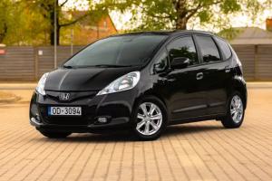 Melns Honda Jazz 2014 Jelgava, ar dzinēja tilpumu 1.40 L un nobraukumu 121 tūkst. km par 6590 €, foto 3 vietnē AUTOMOTO.COM.LV