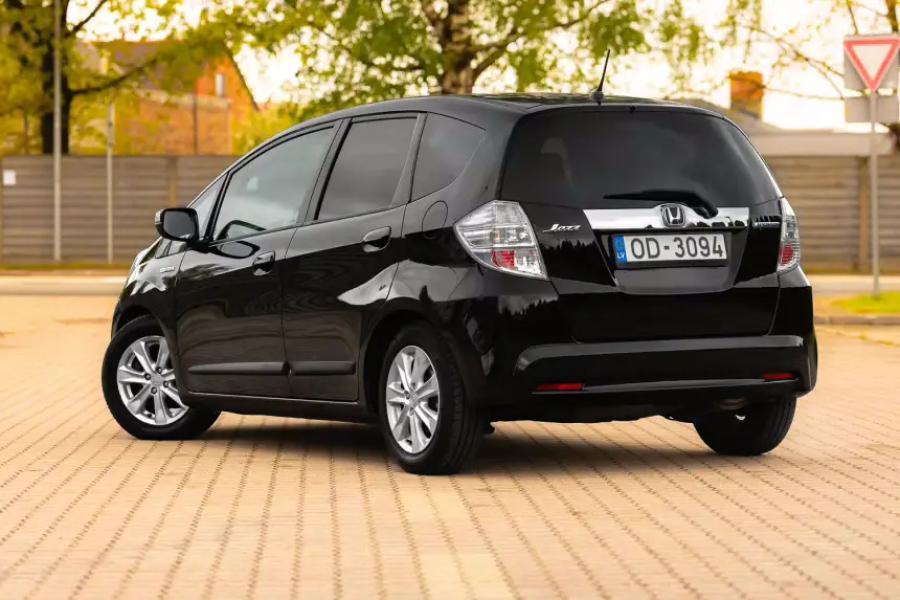 Melns Honda Jazz 2014 Jelgava, ar dzinēja tilpumu 1.40 L un nobraukumu 121 tūkst. km par 6590 €, foto 4 vietnē AUTOMOTO.COM.LV