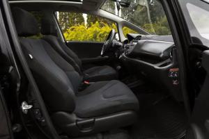 Melns Honda Jazz 2014 Jelgava, ar dzinēja tilpumu 1.40 L un nobraukumu 121 tūkst. km par 6590 €, foto 9 vietnē AUTOMOTO.COM.LV