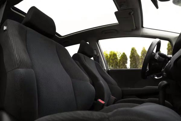 Melns Honda Jazz 2014 Jelgava, ar dzinēja tilpumu 1.40 L un nobraukumu 121 tūkst. km par 6590 €, foto 10 vietnē AUTOMOTO.COM.LV