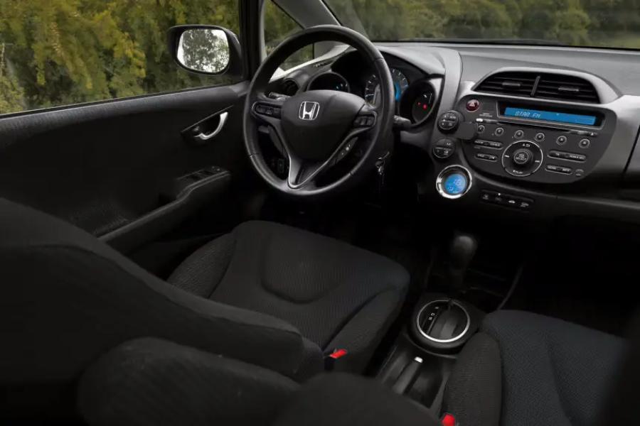 Melns Honda Jazz 2014 Jelgava, ar dzinēja tilpumu 1.40 L un nobraukumu 121 tūkst. km par 6590 €, foto 13 vietnē AUTOMOTO.COM.LV
