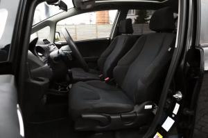 Melns Honda Jazz 2014 Jelgava, ar dzinēja tilpumu 1.40 L un nobraukumu 121 tūkst. km par 6590 €, foto 16 vietnē AUTOMOTO.COM.LV