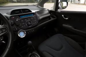 Melns Honda Jazz 2014 Jelgava, ar dzinēja tilpumu 1.40 L un nobraukumu 121 tūkst. km par 6590 €, foto 18 vietnē AUTOMOTO.COM.LV