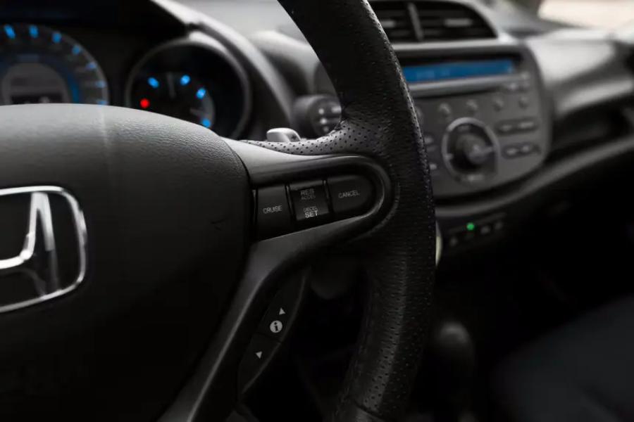 Melns Honda Jazz 2014 Jelgava, ar dzinēja tilpumu 1.40 L un nobraukumu 121 tūkst. km par 6590 €, foto 20 vietnē AUTOMOTO.COM.LV