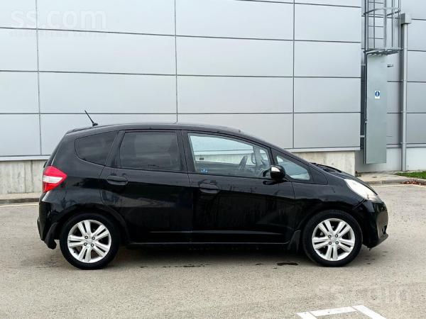 Melns Honda Jazz 2014 Rīga, ar dzinēja tilpumu 1.30 L un nobraukumu 0 tūkst. km par 2290 €, foto 3 vietnē AUTOMOTO.COM.LV