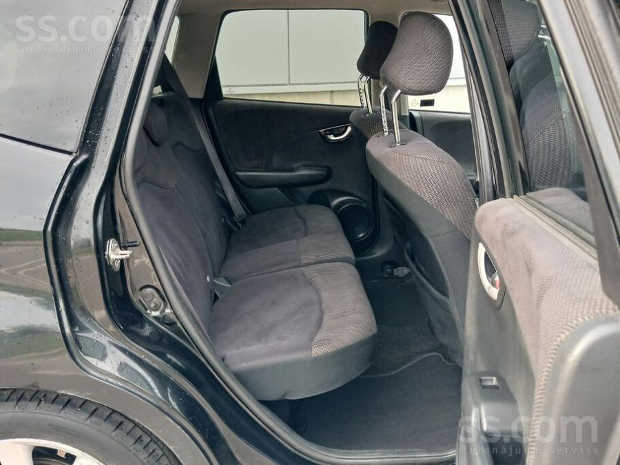 Melns Honda Jazz 2014 Rīga, ar dzinēja tilpumu 1.30 L un nobraukumu 0 tūkst. km par 2290 €, foto 7 vietnē AUTOMOTO.COM.LV