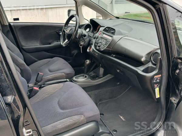 Melns Honda Jazz 2014 Rīga, ar dzinēja tilpumu 1.30 L un nobraukumu 0 tūkst. km par 2290 €, foto 8 vietnē AUTOMOTO.COM.LV