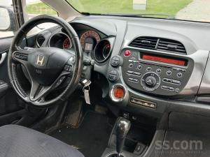 Melns Honda Jazz 2014 Rīga, ar dzinēja tilpumu 1.30 L un nobraukumu 0 tūkst. km par 2290 €, foto 10 vietnē AUTOMOTO.COM.LV