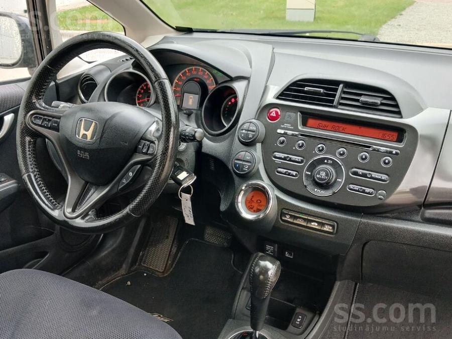 Melns Honda Jazz 2014 Rīga, ar dzinēja tilpumu 1.30 L un nobraukumu 0 tūkst. km par 2290 €, foto 10 vietnē AUTOMOTO.COM.LV
