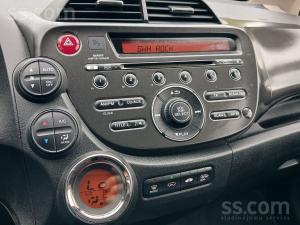 Melns Honda Jazz 2014 Rīga, ar dzinēja tilpumu 1.30 L un nobraukumu 0 tūkst. km par 2290 €, foto 14 vietnē AUTOMOTO.COM.LV