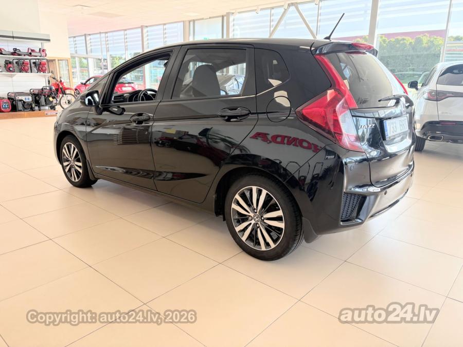 Melns Honda Jazz 2016 Viljandi, ar dzinēja tilpumu 1.30 L un nobraukumu 103 tūkst. km par 12900 €, foto 5 vietnē AUTOMOTO.COM.LV