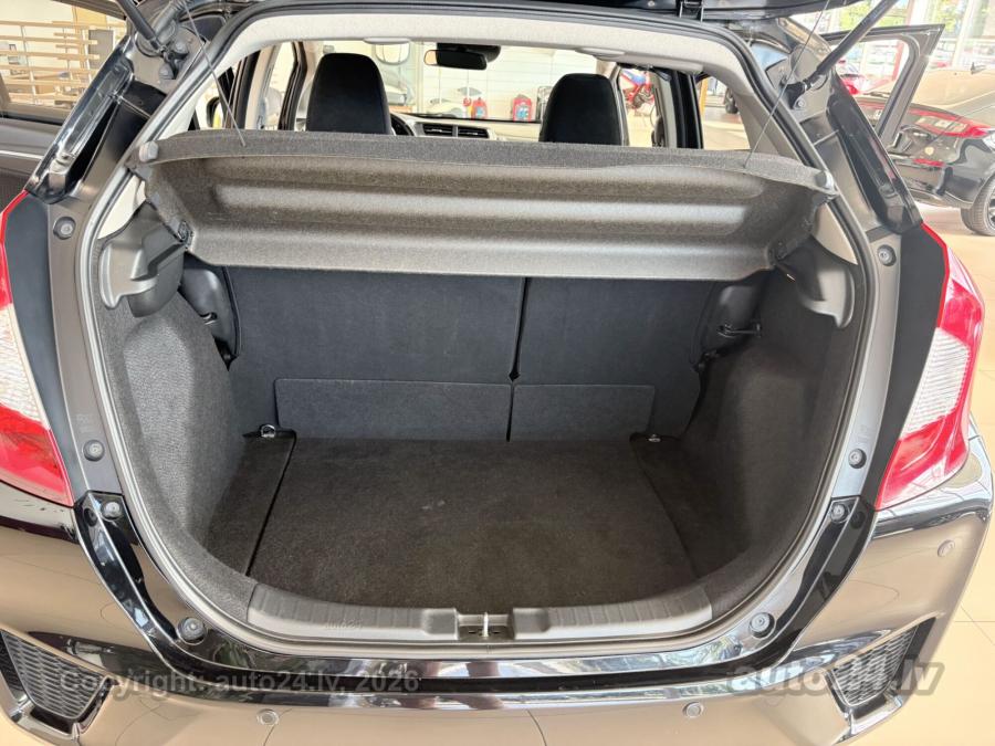 Melns Honda Jazz 2016 Viljandi, ar dzinēja tilpumu 1.30 L un nobraukumu 103 tūkst. km par 12900 €, foto 14 vietnē AUTOMOTO.COM.LV
