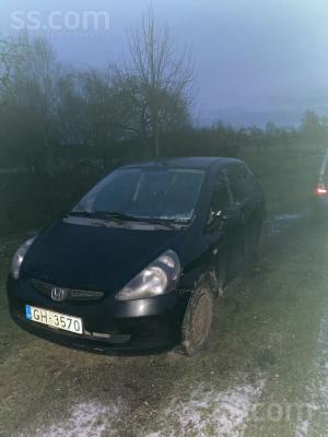 Black Honda Jazz 2004 in Bauska, with an engine capacity of 1.40 L and mileage of 350 thousand km for 400 €, photo  on AUTOMOTO.COM.LV