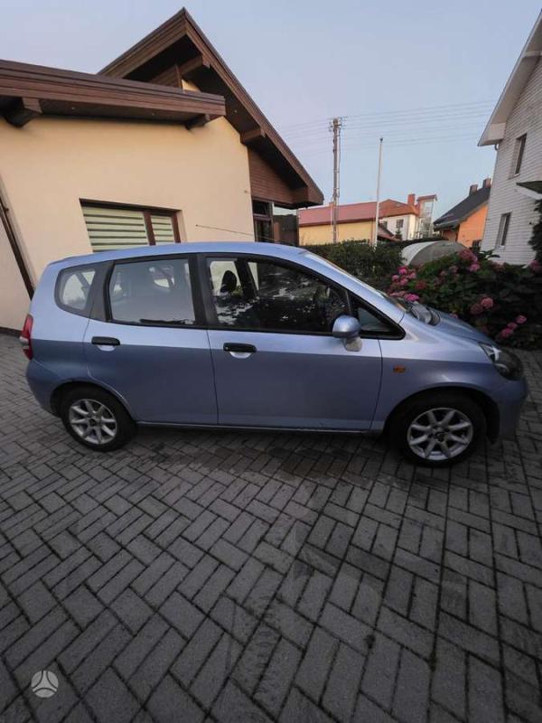 Zils Honda Jazz 2002 Klaipėda, ar dzinēja tilpumu 1.34 L un nobraukumu 216 tūkst. km par 1000 €, foto 1 vietnē AUTOMOTO.COM.LV