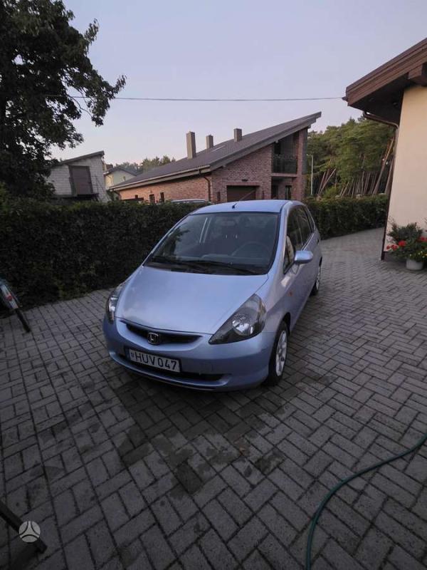 Zils Honda Jazz 2002 Klaipėda, ar dzinēja tilpumu 1.34 L un nobraukumu 216 tūkst. km par 1000 €, foto 4 vietnē AUTOMOTO.COM.LV