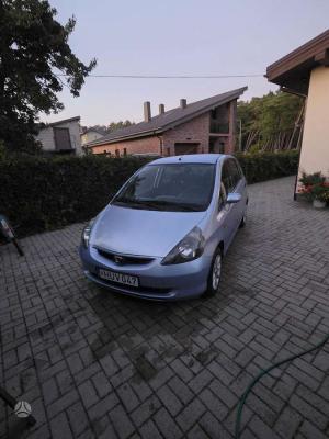 Zils Honda Jazz 2002 Klaipėda, ar dzinēja tilpumu 1.34 L un nobraukumu 216 tūkst. km par 1000 €, foto 4 vietnē AUTOMOTO.COM.LV