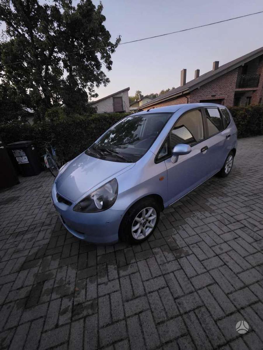 Zils Honda Jazz 2002 Klaipėda, ar dzinēja tilpumu 1.34 L un nobraukumu 216 tūkst. km par 1000 €, foto 13 vietnē AUTOMOTO.COM.LV