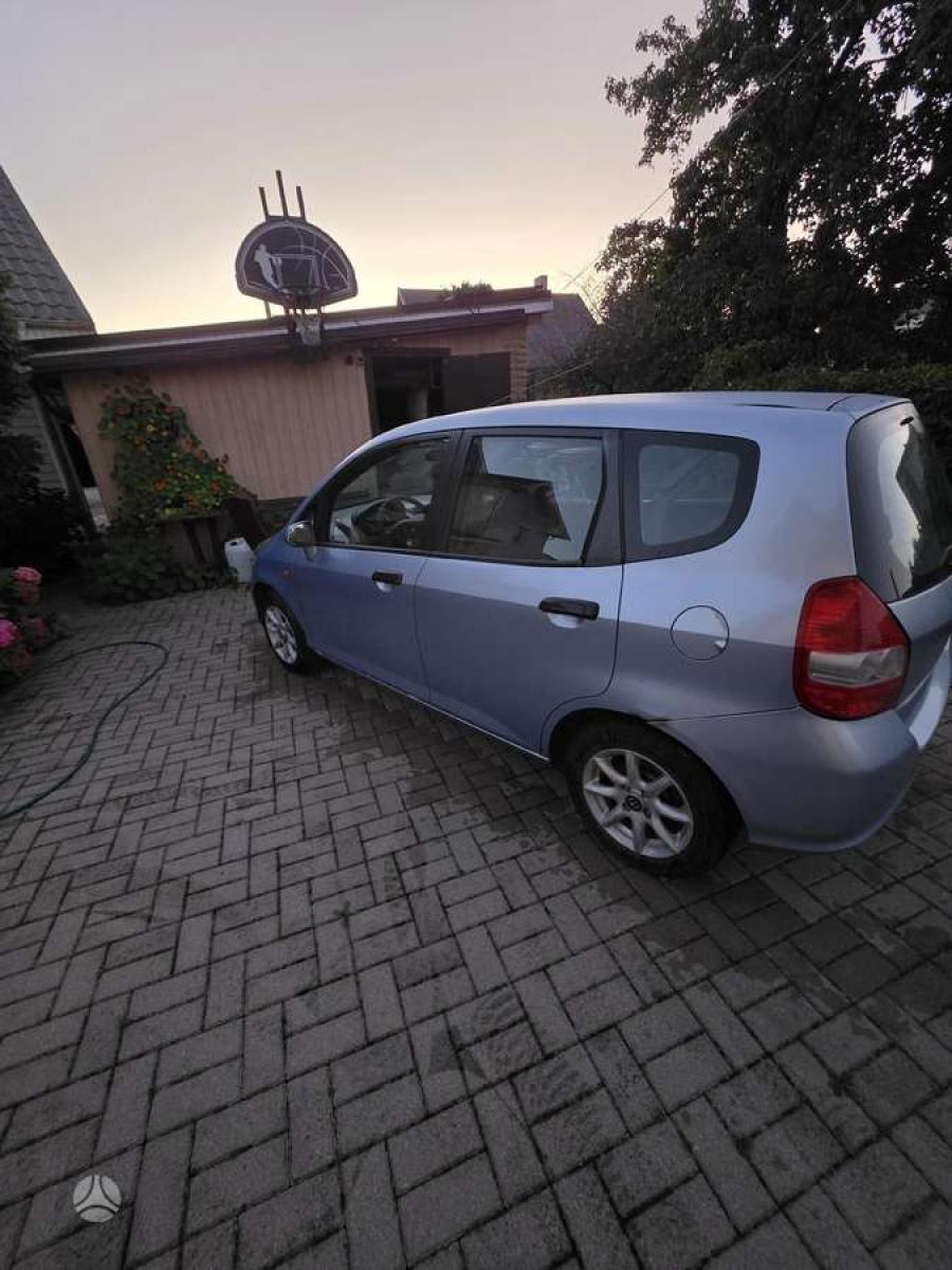 Zils Honda Jazz 2002 Klaipėda, ar dzinēja tilpumu 1.34 L un nobraukumu 216 tūkst. km par 1000 €, foto 14 vietnē AUTOMOTO.COM.LV