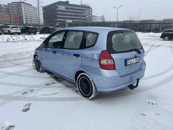 Zils Honda Jazz 2002 Viļņa, ar dzinēja tilpumu 1.34 L un nobraukumu 331 tūkst. km par 999 €, foto 5 vietnē AUTOMOTO.COM.LV