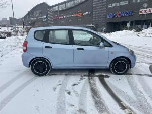 Blue Honda Jazz 2002 in Vilnius, with an engine capacity of 1.34 L and mileage of 331 thousand km for 999 €, photo 8 on AUTOMOTO.COM.LV