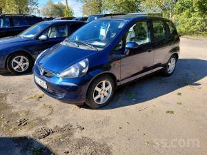 Blue Honda Jazz 2002 in Talsi, with an engine capacity of 1.40 L and mileage of 268 thousand km for 1200 €, photo 4 on AUTOMOTO.COM.LV